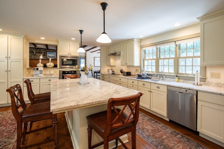 Historic Coastal Home • Marsh Views • Pet-friendly - West Beach, CT