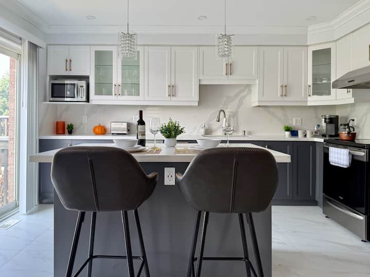 Empire Home | Clean & Renovated - Markham