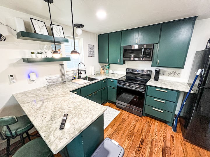 Capitol Hill Renovated Upstairs Unit Near Downtown - Oklahoma City