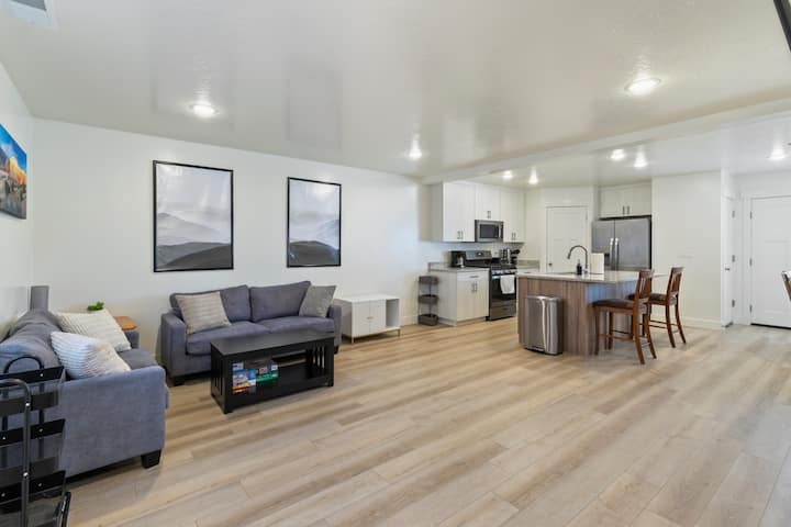 Modern Adventure Basecamp Near Zion - Cedar City