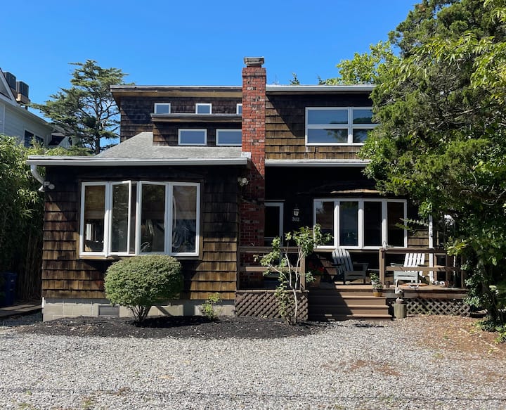 Charming Cape May Point House - Cape May Point, NJ