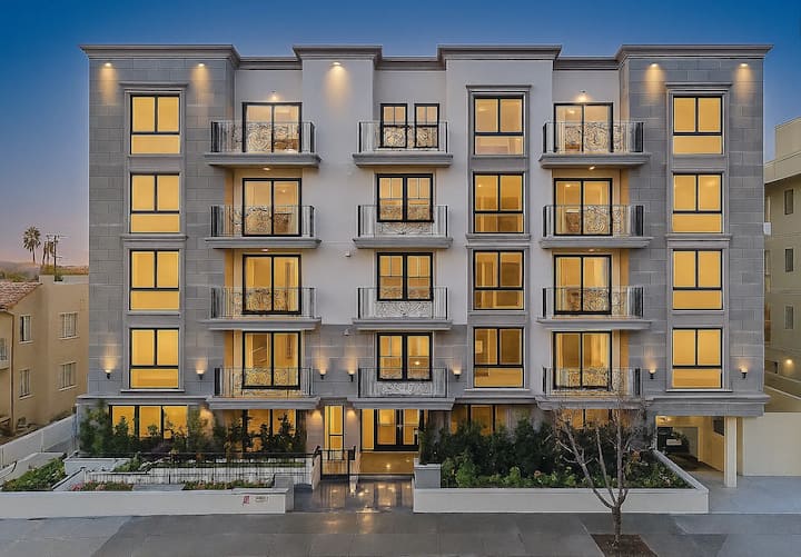 Modern Bh 3br | Luxury Living | Gym | Near Cedars - Beverly Hills, CA