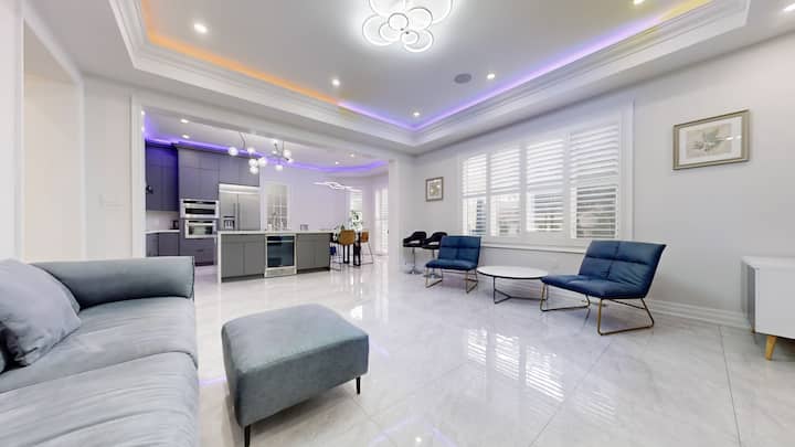 Richmond Hill 6 Bedrooms House - Richmond Hill