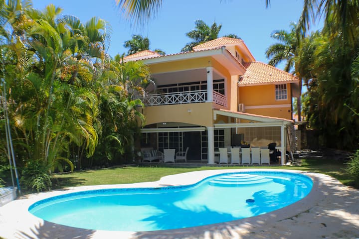 Villa On Cocotal Golf Course With Private Pool - Punta Cana