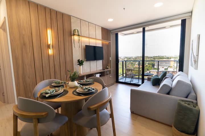 1br W/ Balcony | Walk To Malls | Pool & City Views - Paraguay