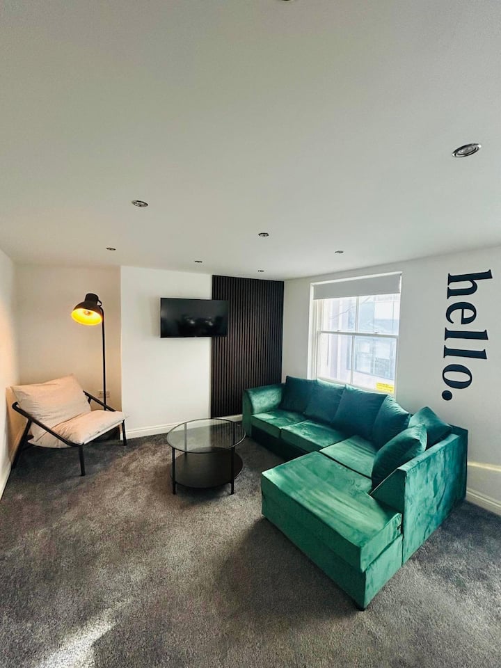 Two Storey Apartment In Hull City Centre+ Parking - Hull