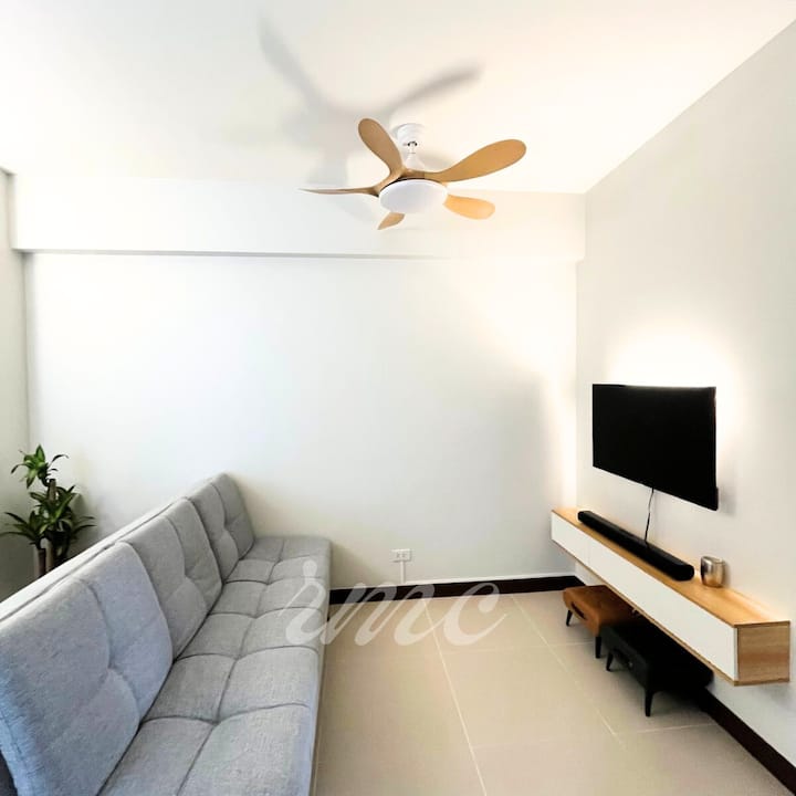 A Space Close To Transit/airport - Manila