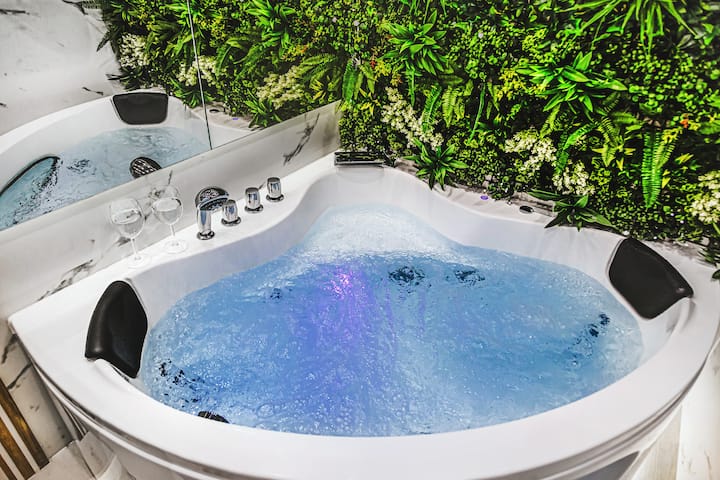Ekskluzywne Gniazdko Z Jacuzzi & Balkonem - Breslau