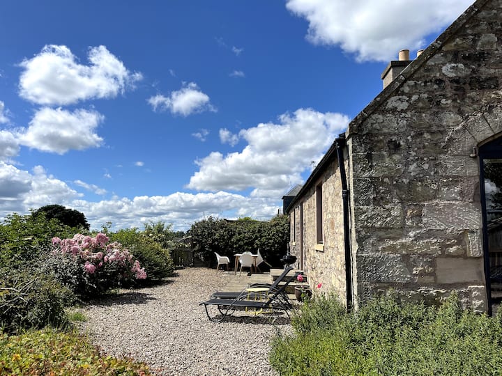 Cockle Kitty Cottage- Woodburner, Tranquil, Views! - Kelso