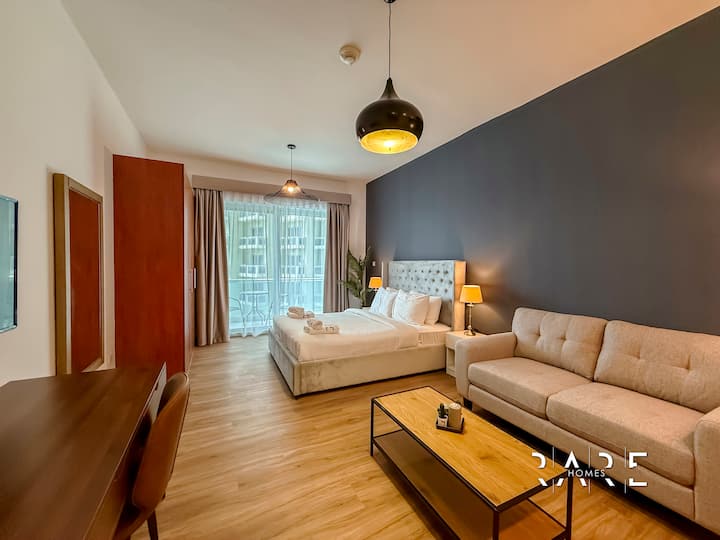 Rare Homes | Stylish Pool View Escape In Dubai - Dubaï