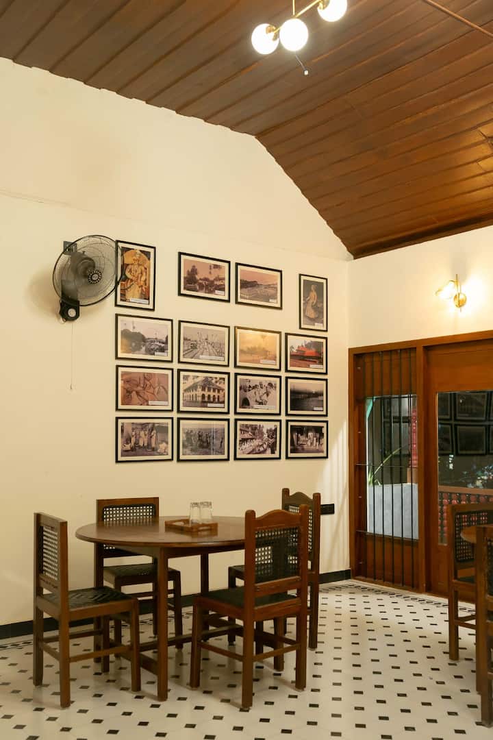 Star Anise With A Delightful Tiny Private Balcony - Alappuzha
