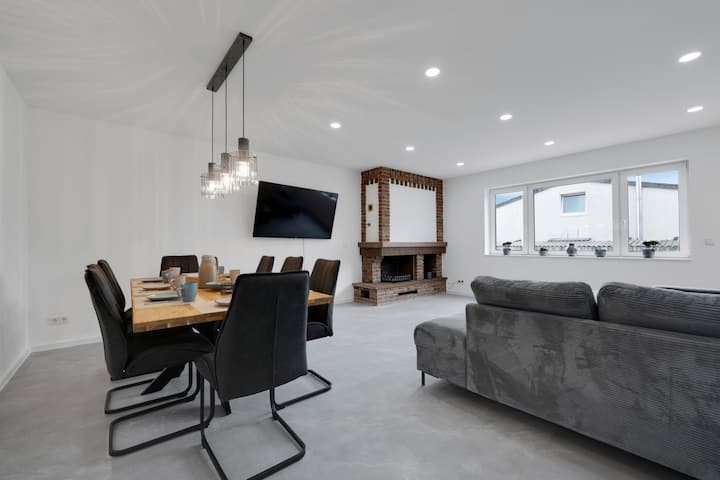 150qm, 8 Personen, Terrasse, Messe, Parkplatz - Neuss