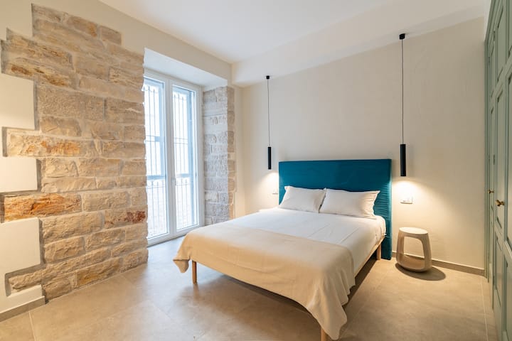 Guesthost - Bright Apartment Trani - Trani