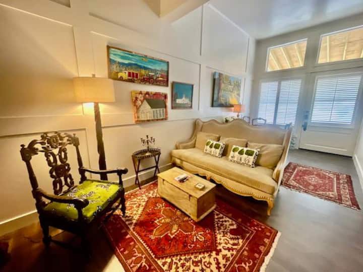 Honey House Airbnb (B) - Como, MS