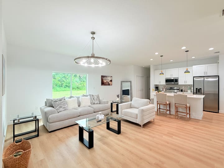 Sunny Port Charlotte 4br • Great For Groups! - Port Charlotte