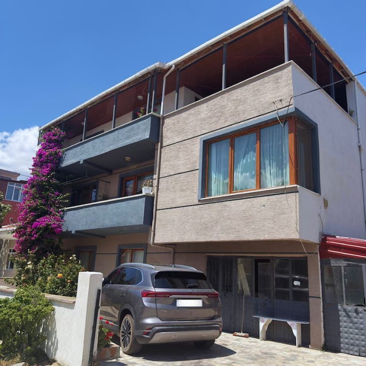 Eceabat’ta Deniz Manzaralı Geniş Daire - Eceabat