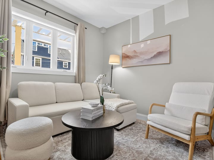 Lux Retreat Home With Yard & Parking - Boston, MA