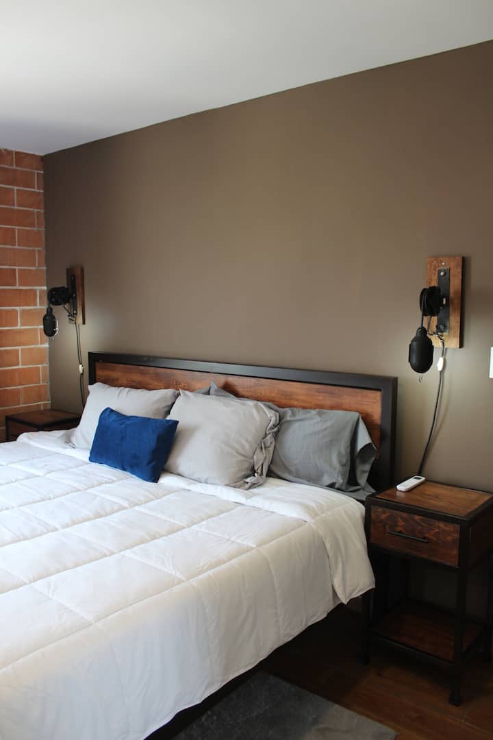 Depa Industrial/equipado 8 Pax Barrio Antiguo Mty - Monterrey