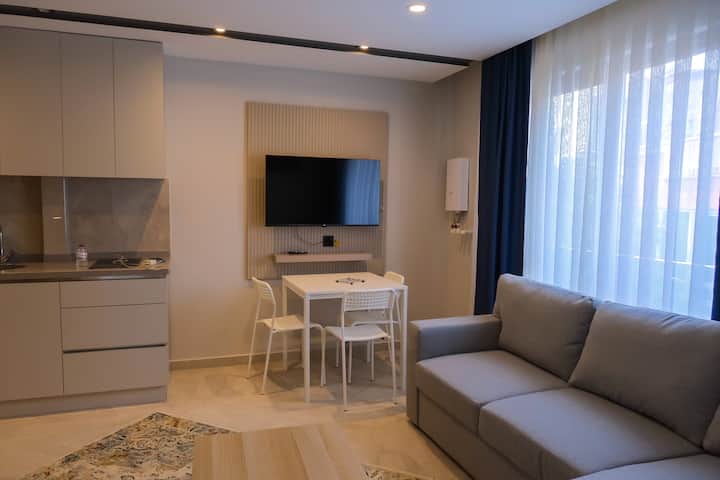 Konyaaltı Plajına Yakın, Yeni Havuzlu 1+1 Suite - 안탈리아