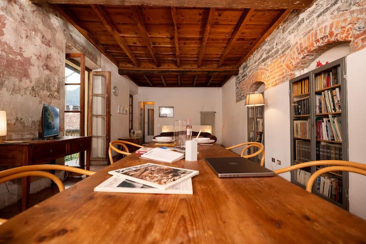 Studio D'arte Nel Cuore Di Como By Kinguests - Como