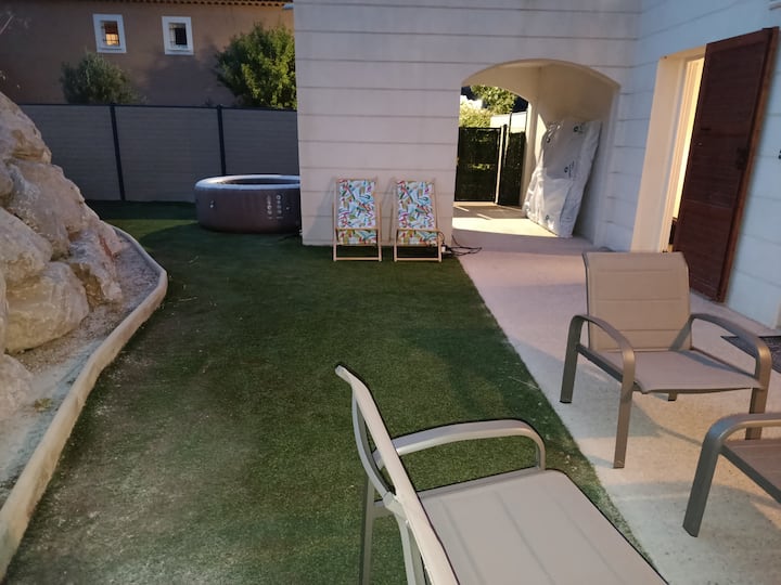 Appartement Avec Jardin Et Jacuzzi - Roquefort-la-Bédoule