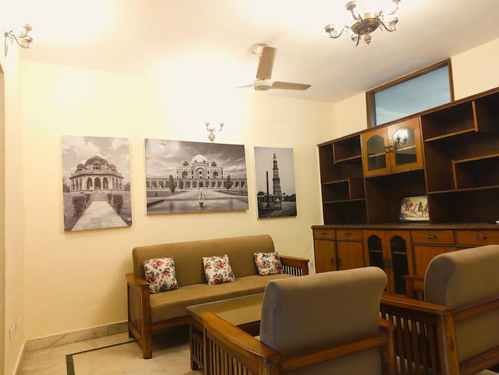 Entire 2bhk Apartment In Central South Delhi - New Delhi