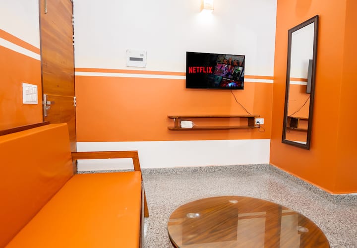 Homely 2bhk Near Yashobhoomi - Delhi