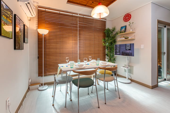 (오픈할인)전주한옥마을도보5분/방2/독채/호텔식침구류/주차가능/각방에어컨/전주역12분 - Jeonju-si