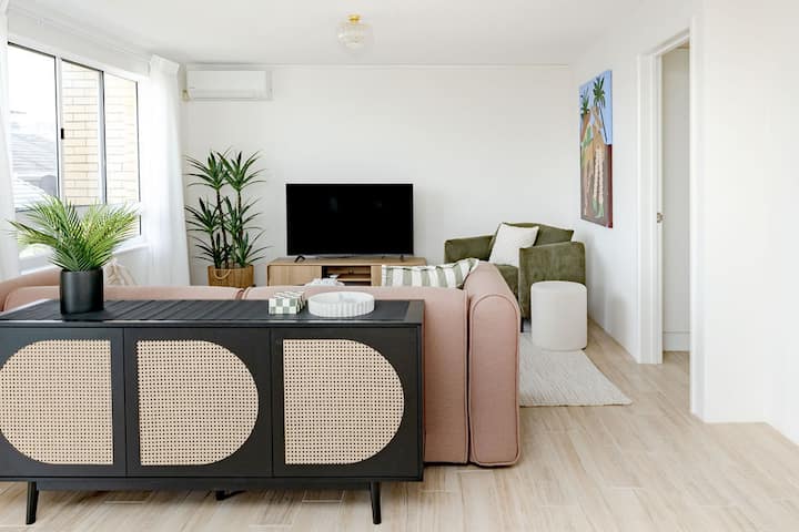 Sol Cove | 2 Min Walk To Beach, Parks & Dining - Caloundra