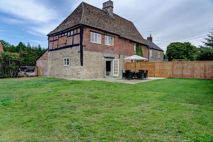 Charming Period Country Cottage - Malmesbury