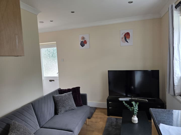 Charming Private Annexe - Ruislip