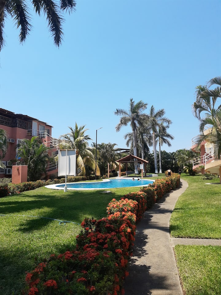 Ixtapa-pool-air Cond-comfortable-3km Playa Palmar - Zihuatanejo