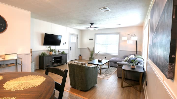 Group Retreat By Tamu W/ Outdoor Living & Fire Pit - 布賴恩
