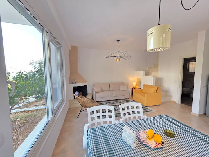 Robert’s Villa – Unit 2 – Apt For 7 - Dhërmi