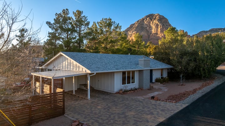 Walk To Sugarloaf & Teacup Trail | Fenced Dog Yard - Oak Creek Canyon, AZ