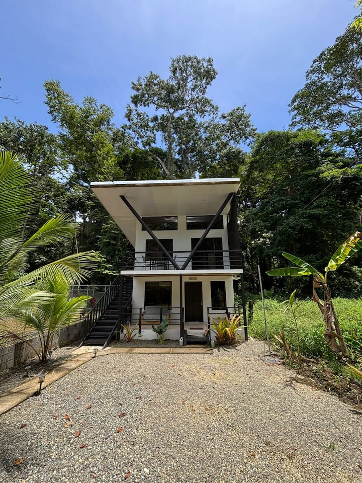 Second Floor Jungle Beach Apt - Punta Uva