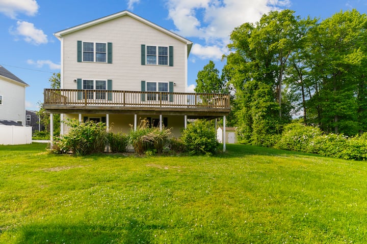 Sun, Sand, & Space – Sleeps 12 - Narragansett, RI