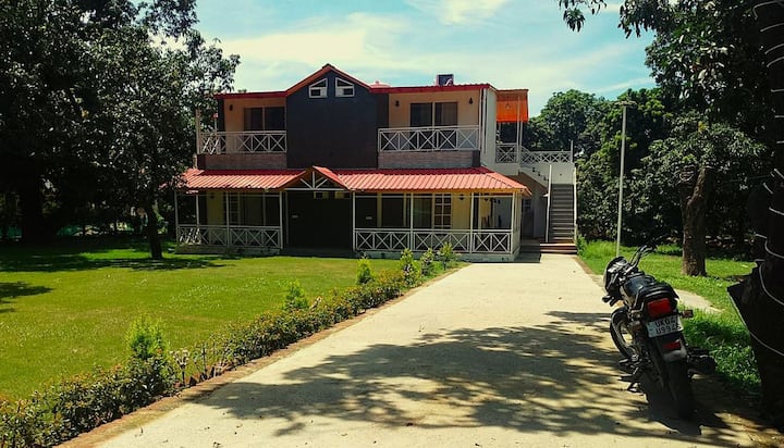 Red Roof Inn Standard Room - Jim Corbett National Park
