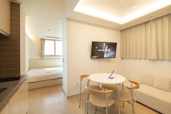 [1.5룸 짐보관] 부산역 도보 3분 가성비 저층 Marant #1-58 - Busan