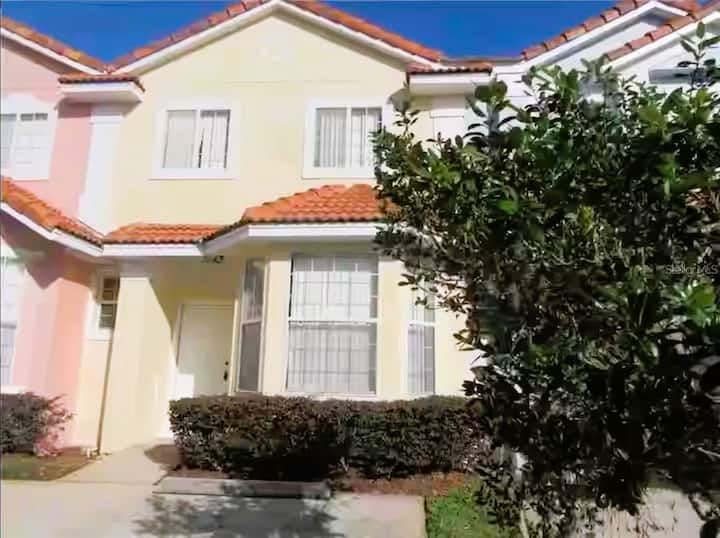 Townhouse 20 Mins From Disney! - Kissimmee