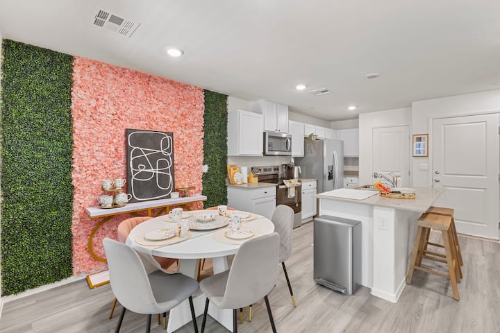 Hot Deals *Maison Du Fleur* | New Built | 4b + Den - Henderson, NV