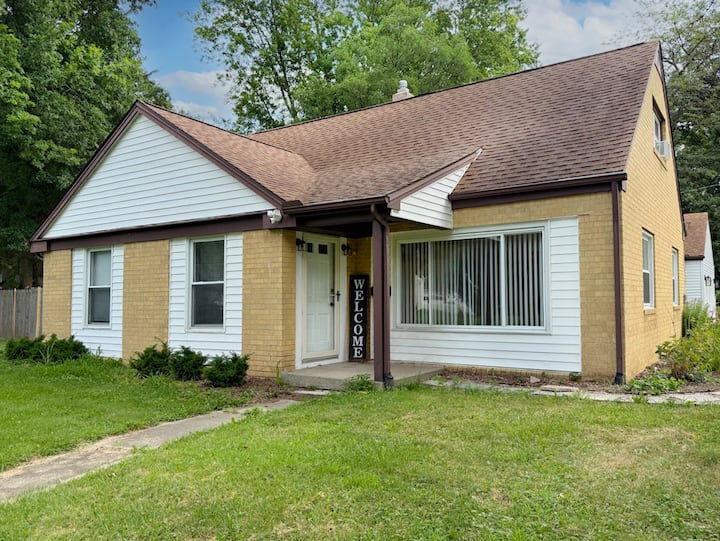 Accessible Home W/ 3 King Beds - Toledo, OH