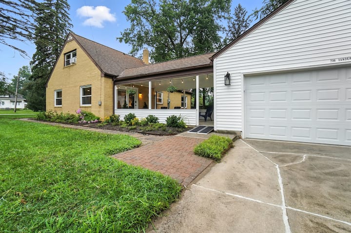 Accessible Family House | 3 Kings, Pet Friendly - Toledo