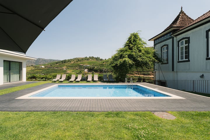 Casa De Cambres Poente - By Rowdhouses - Lamego