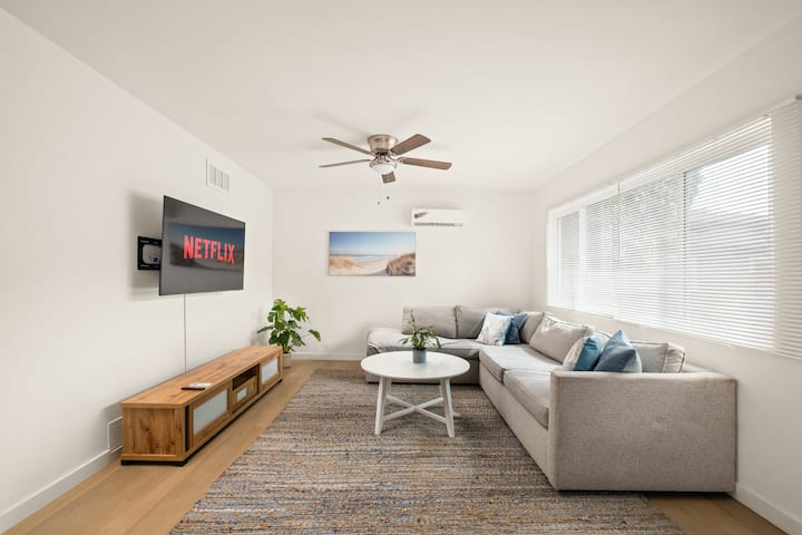 Bright 3br Retreat | Pet Friendly + Parking +Wifi! - San Diego, CA