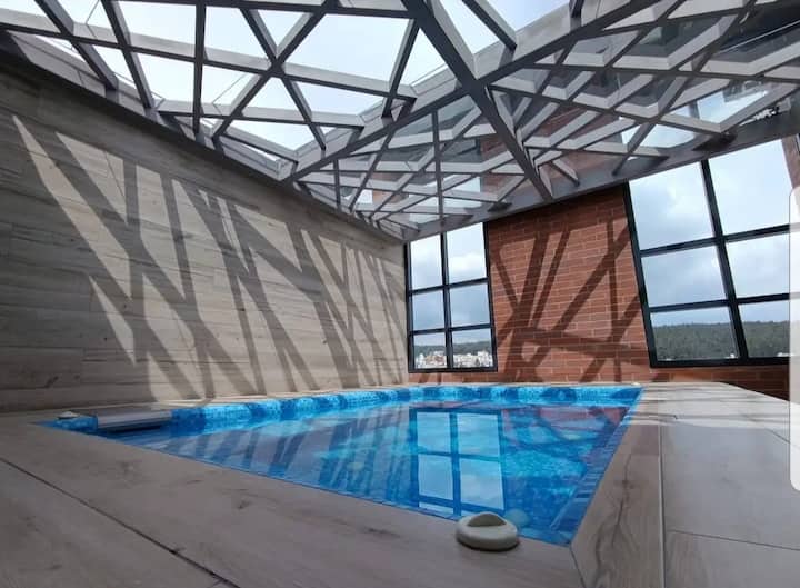 Lujoso Departamento La Carolina - Quito