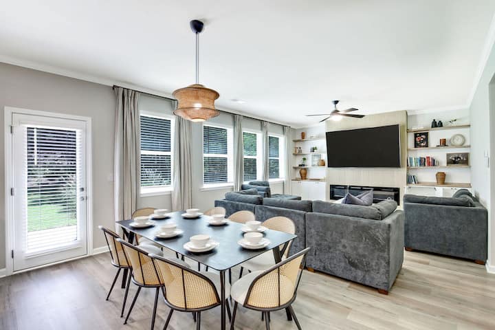 Sleek, Airy Home, 13 Min To Airport, Quiet, 85" Tv - Atlanta, GA