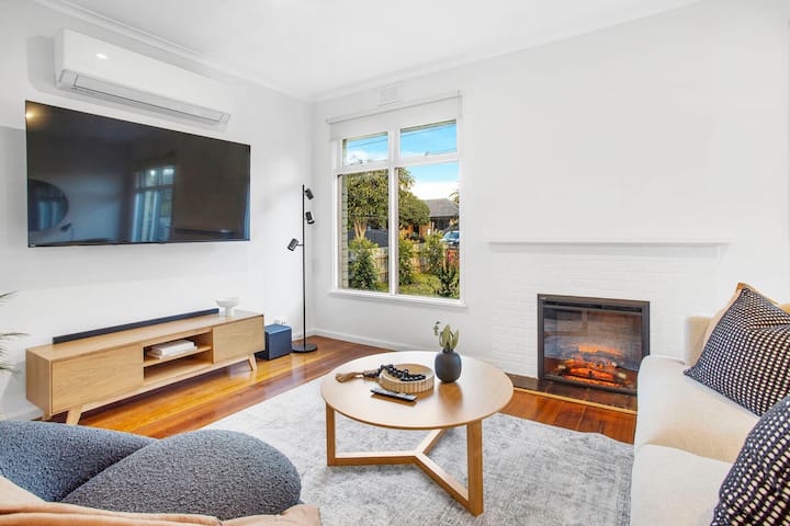 Cheltenham Charm By Ready Set Stay - Mordialloc