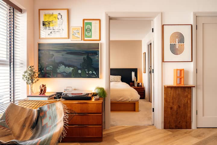 Stylish Seaside Apartment • Super-king Bed • Skytv - Poole