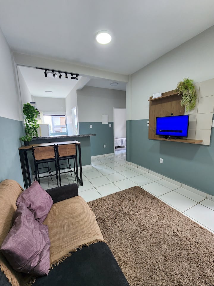 Apto 02 Em Condomínio Com 2 Quartos Espaçosos - Rio Branco